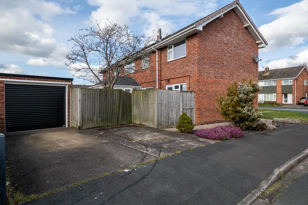 Oak Tree Drive, Sydney, Crewe – CW Estate Agents